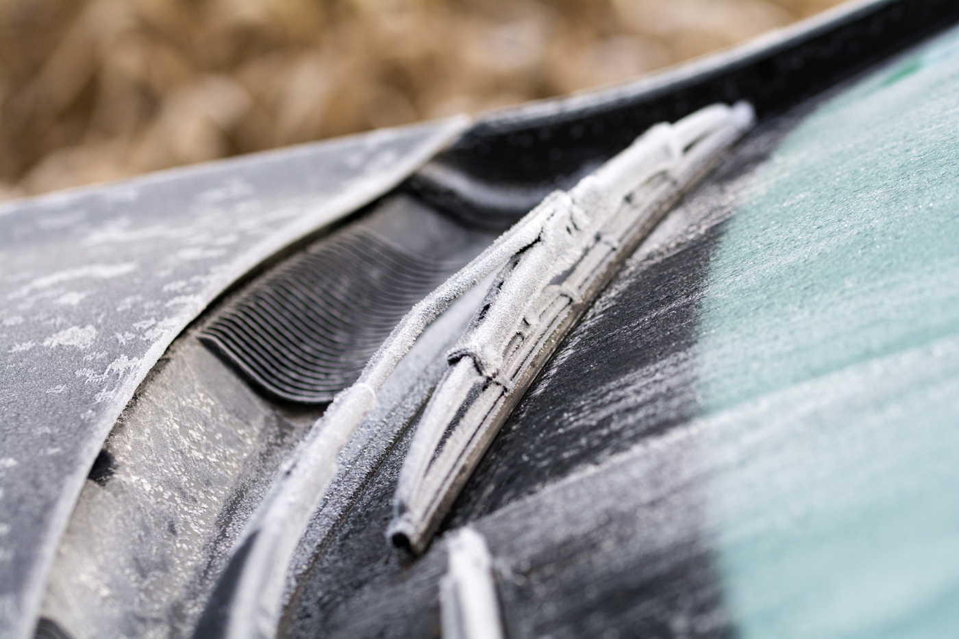 Comment changer les essuie-glaces de sa voiture ? - GTLIENS